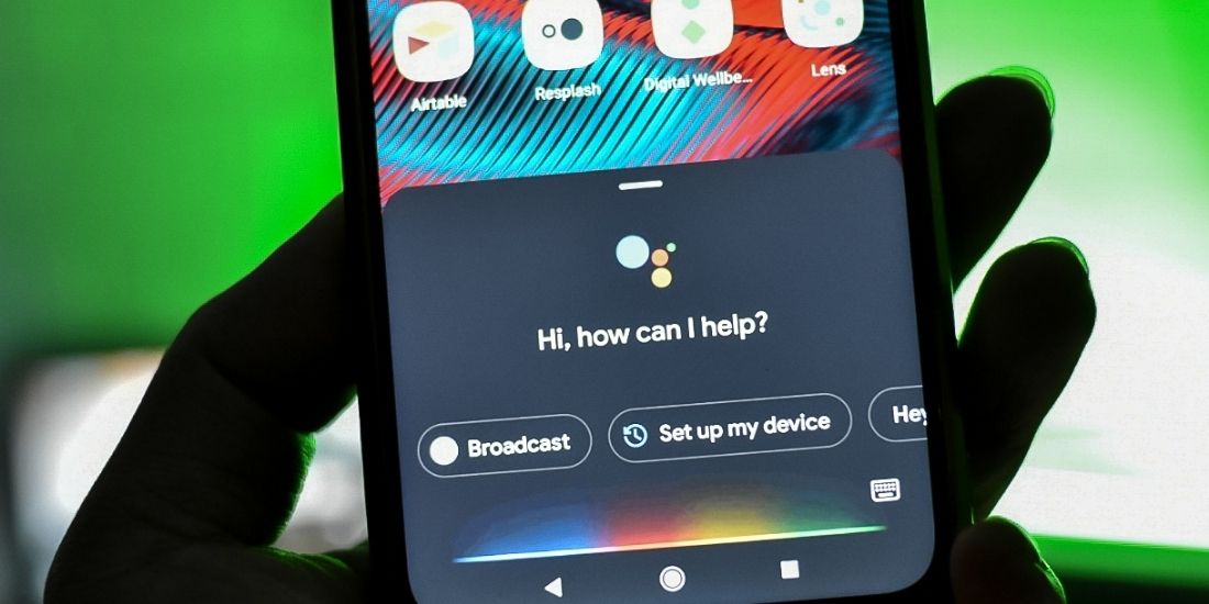 Smart Virtual Assistants: Key Features and Their Use Cases